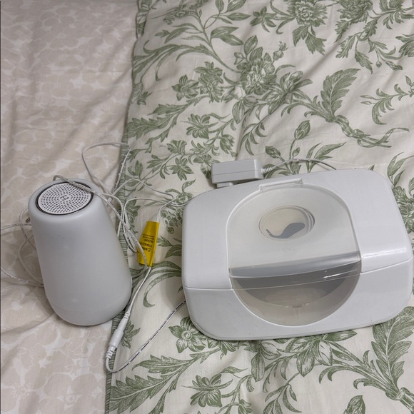 Hatch | Other | Hatch Rest 2 Munchkin White Baby Wipe Warmer Machines ...